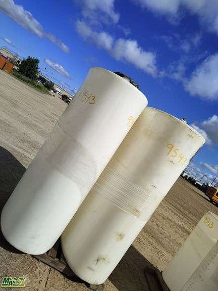2 Cylindrical Storage Tanks - Michener Allen Auctioneering Ltd