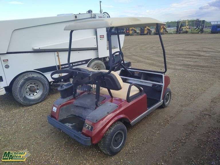 Non-Operable 2002 Club Car . . Golf Cart - Michener Allen Auctioneering Ltd