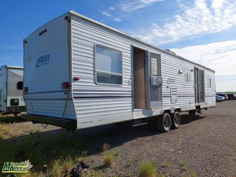 2002 Keystone Hornet Sport 35FS T/A BP - Michener Allen Auctioneering Ltd