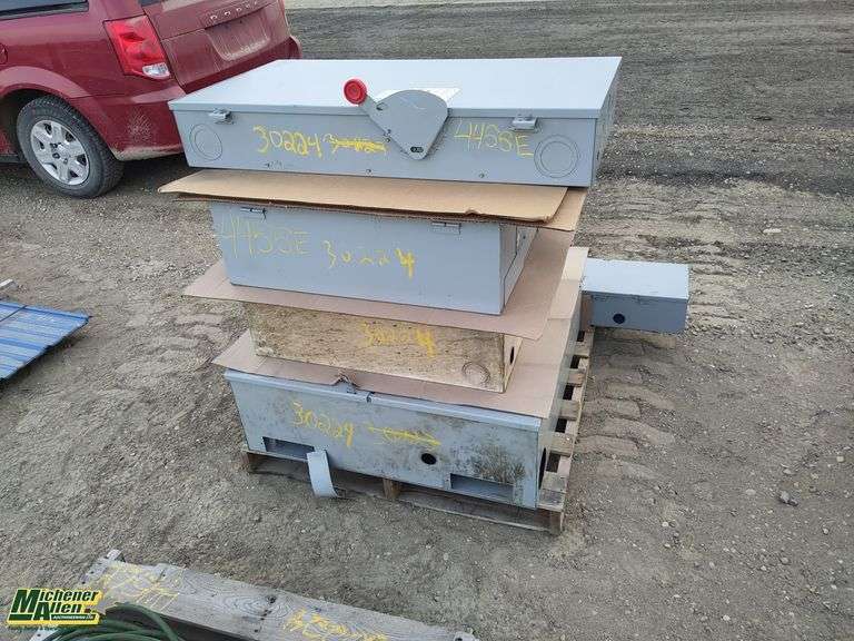 5 Fusible 3 Phase Safety Switches - Michener Allen Auctioneering Ltd
