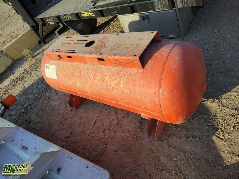 Devair Air Compressor Tank - Michener Allen Auctioneering Ltd