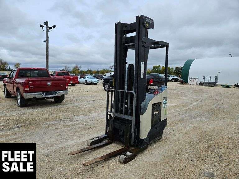 2013 Crown 5700 Series Electric Forklift Charger Included - Michener ...
