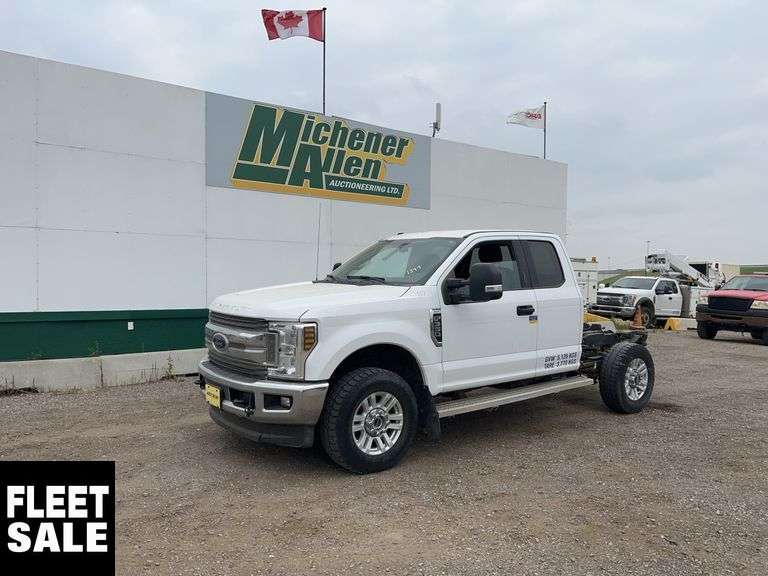 2018 Ford F-350 Super Duty 4X4 Single Rear Wheel Cab & Chassis ...