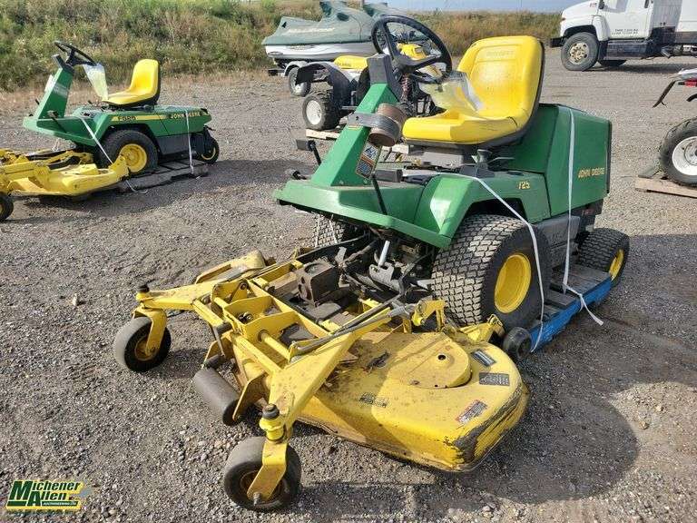 Non-Operable John Deere F725 Mower - Michener Allen Auctioneering Ltd