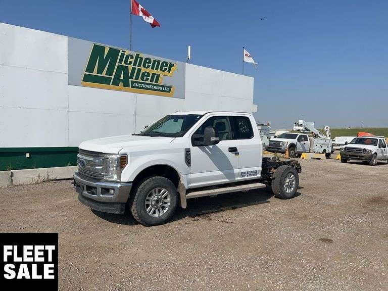 2018 Ford F-350 Super Duty 4x4 Single Rear Wheel Cab & Chassis ...