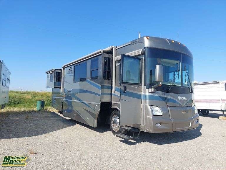 2005 Freightliner XC Chassis Winnibego Vectra Class A CAT Diesel 44804 ...