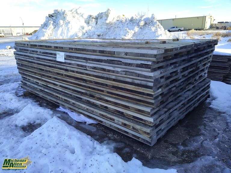 Stack of 10 Hardwood Site Mats (8ft x 12ft 2in) - Michener Allen ...