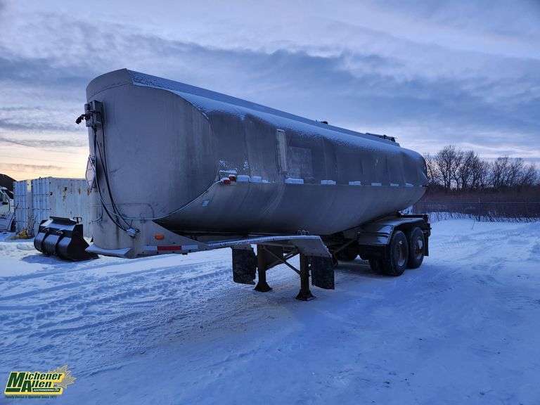 1969 Willock T/A Water Tank Trailer - Michener Allen Auctioneering Ltd