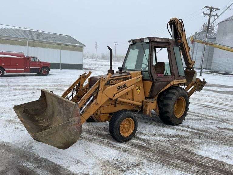 Case 580 Super E backhoe with Extendahoe - Miedema Auctioneering