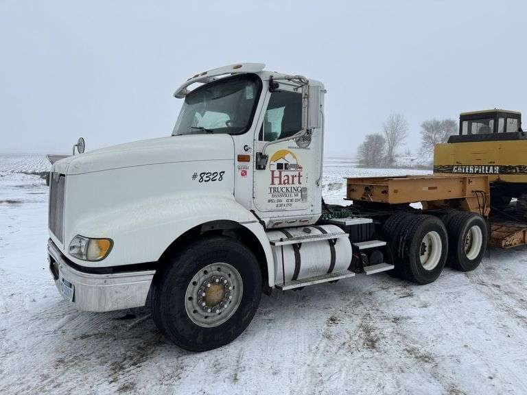 2008 International Navistar Day Cab Semi Truck - Miedema Auctioneering