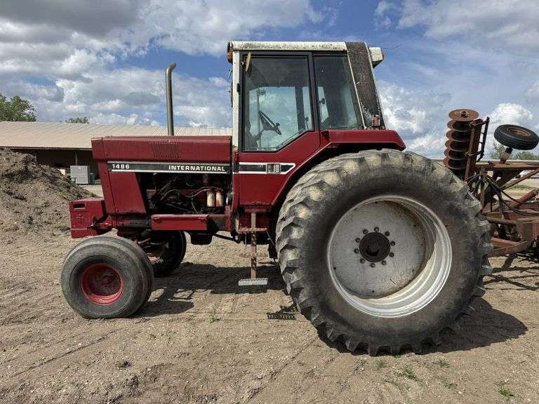 1979 CASE INTERNATIONAL 1486 TRACTOR - Miedema Auctioneering