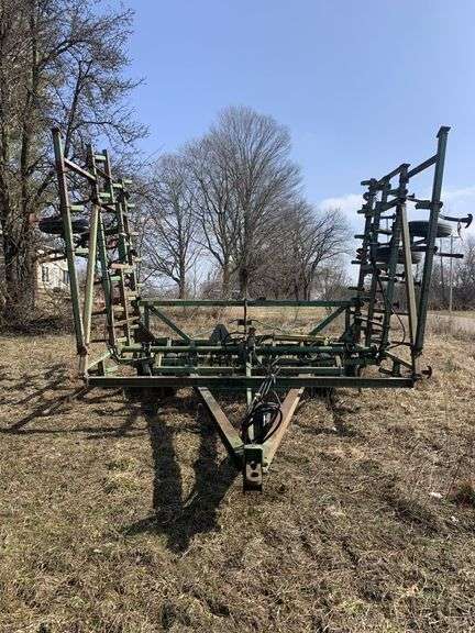 JOHN DEERE FIELD CULTIVATOR - Miedema Auctioneering