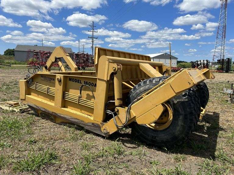 Holcomb Model 1600A Scraper - Miedema Auctioneering