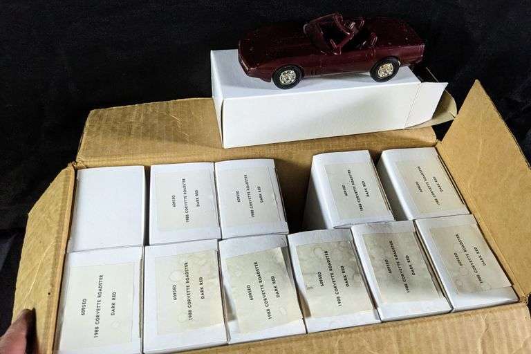 12 NOS 1988 CHEVROLET CHEVY CORVETTE PROMO CAR MODEL - Millers Auction Co.