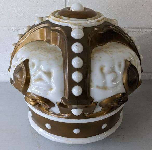 STANDARD OIL CO GOLD CROWN GAS PUMP GLOBE - Millers Auction Co.
