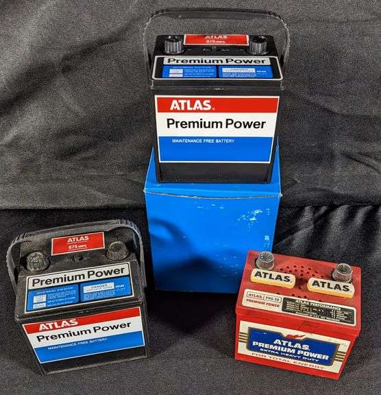 3 ATLAS BATTERY TRANSISTOR RADIOS - Millers Auction Co.