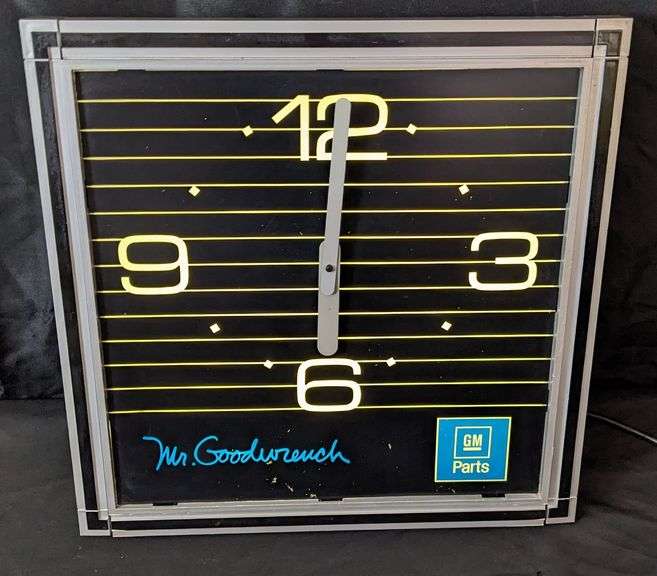 GM GENERAL MOTORS PARTS MR GOODWRENCH LIGHTED CLOCK - Millers Auction Co.