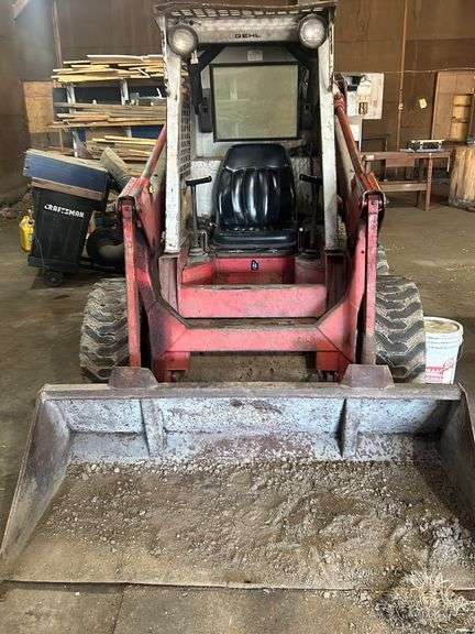 Gehl 4510 Skidsteer with Bucket - McLaughlin Auctioneers, LLC- mc-bid.com