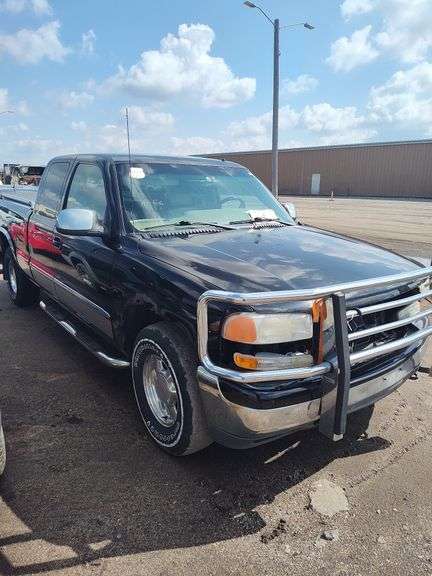 2002 GMC Sierra - McLaughlin Auctioneers, LLC- mc-bid.com