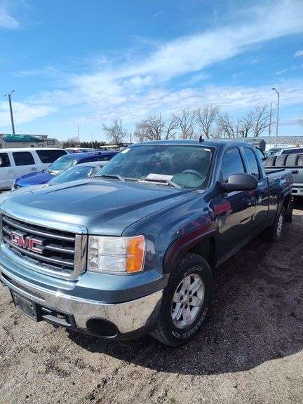 2010 GMC Sierra - McLaughlin Auctioneers, LLC- mc-bid.com