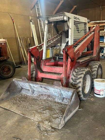 Gehl 4510 Skidsteer with Bucket - McLaughlin Auctioneers, LLC- mc-bid.com
