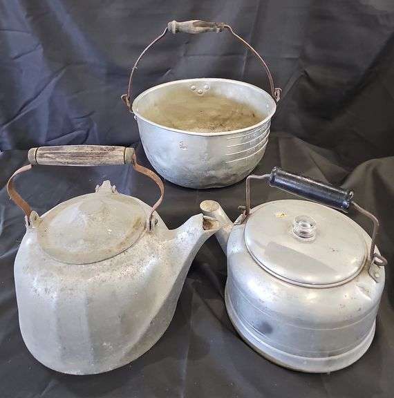 Aluminum Kettles and Pot - McLaughlin Auctioneers, LLC- mc-bid.com
