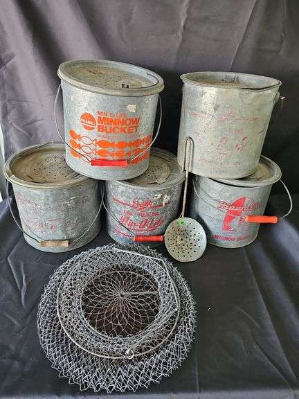 (5) Minnow Buckets, Net and Scoop - McLaughlin Auctioneers, LLC- mc-bid.com