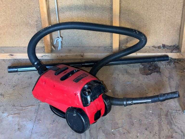 Small dirt devil vacuum - McLaughlin Auctioneers, LLC- mc-bid.com
