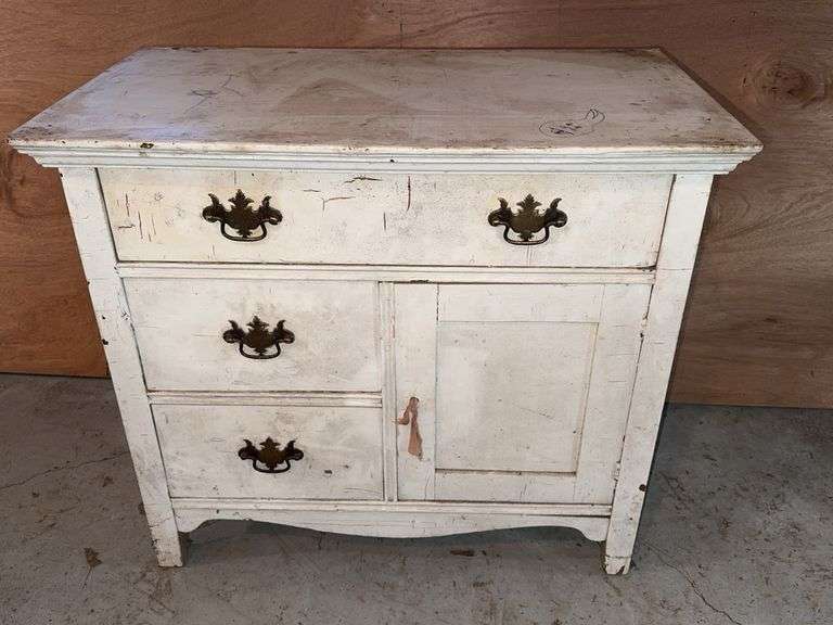 Vintage wood cabinet - McLaughlin Auctioneers, LLC- mc-bid.com