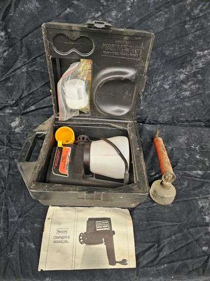 Sears Airless Paint Sprayer Model 165.155542, Includes Case and Nozzles ...
