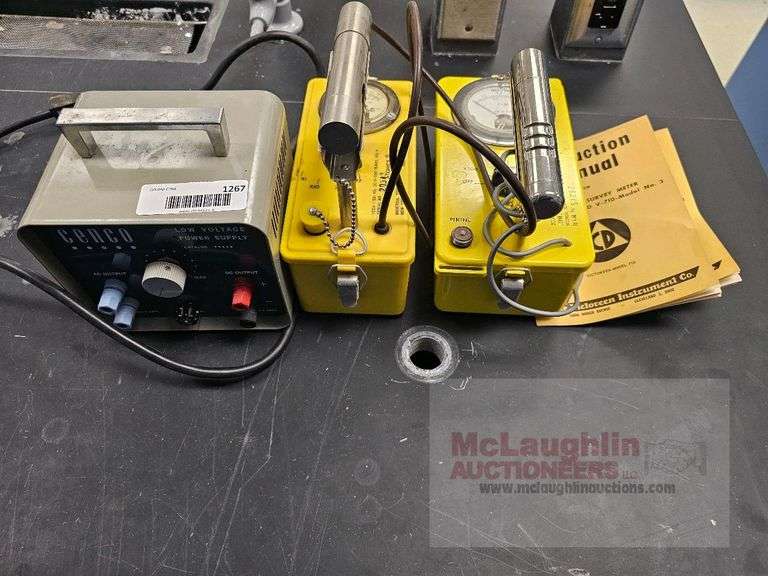 2 Lionel Electric Model CD V-700 Geiger Counter & Cenco Power Supply ...