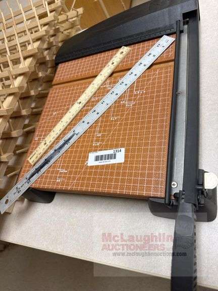 Guillotine Trimmer, Jean Twin Model, thread holders - McLaughlin ...