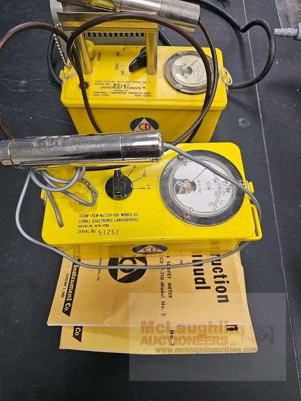 2 Lionel Electric Model CD V-700 Geiger Counter & Cenco Power Supply ...