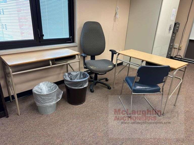 2 Small Side Desks, Office Chairs, trash cans - McLaughlin Auctioneers ...