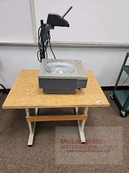 3M Overhead Projector with Table, Halogen Light Source, Fresnel Lens ...