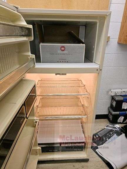 Gibson Frost Clear Golden Edition Top Freezer Refrigerator, Beige ...