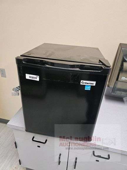 Criterion CCR15CE1B Mini Refrigerator, Black, 1.5 cu ft, 2017, S/N ...