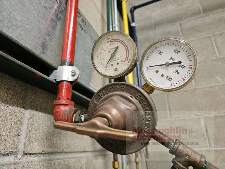 Gas Cylinder Manifold System with some Oxy/Acetylene Gauges/Hoses ...