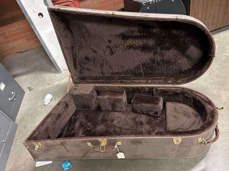 Empty Tuba Case - McLaughlin Auctioneers, LLC- mc-bid.com