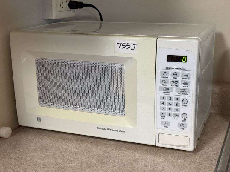 GE Turntable Microwave Oven, Digital Controls, White - McLaughlin ...