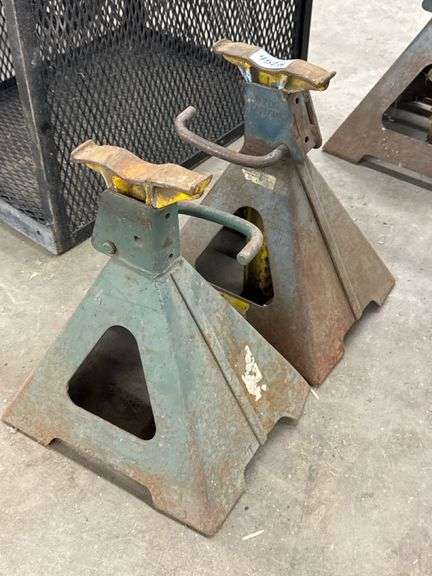 Heavy-Duty 6-Ton Capacity Jack Stands, Handle Feature - McLaughlin ...