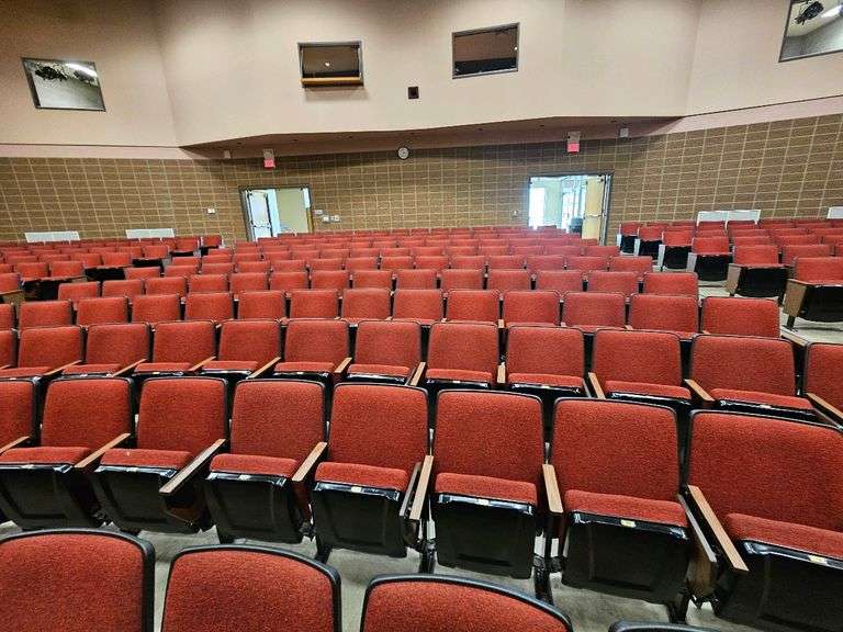 9 Rows Auditorium Seating -Center Row Facing Stage Rows K-T ...