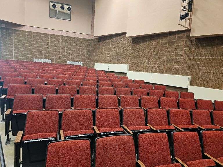 9 Rows Auditorium Seating - Right Row Facing Stage Rows K-T ...