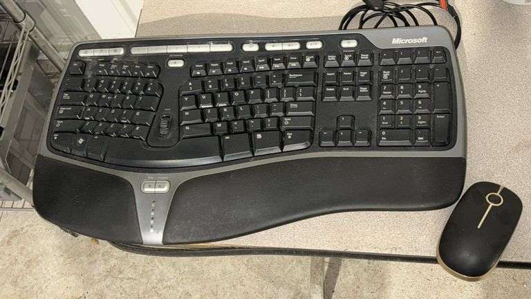 Microsoft Wired Natural Ergonomic Keyboard 4000 with Mouse - McLaughlin ...