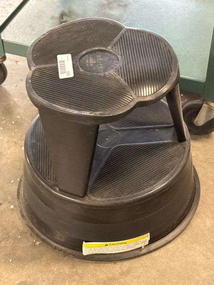 Cramer Kik-Step Kick Stool, Black, 300 lbs Capacity - McLaughlin ...