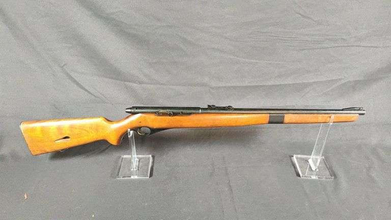 Mossberg .22 Cal Semi Auto Rifle. - McLaughlin Auctioneers, LLC- mc-bid.com