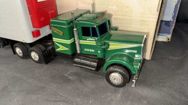 Galoob Movin' On Radio Controlled Tractor and Trailer, 1970s, 27 MHz ...