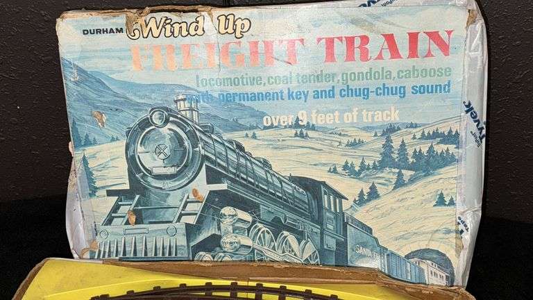 Durham Wind Up Freight Train Set, Over 9 Feet Track, 3 Cars, Chug-Chug ...