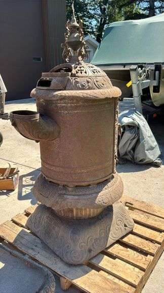 Antique Hermetic Favorite 318 Cast Iron Stove, 59" High, Ornate Design ...