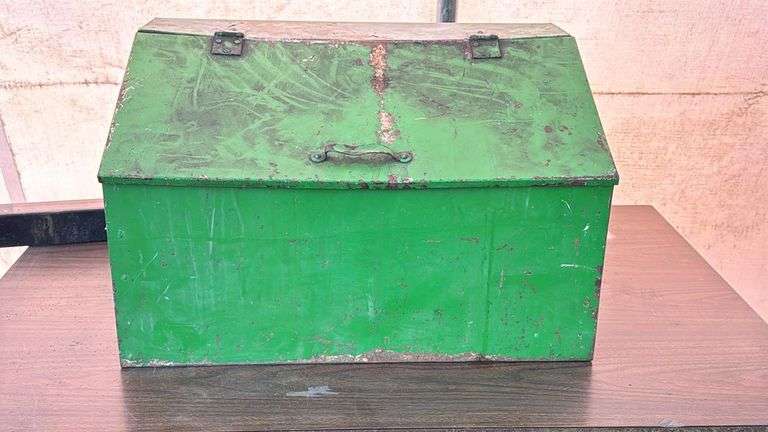 Green Metal Storage Box, 24"x15"x15", Lockable - McLaughlin Auctioneers ...